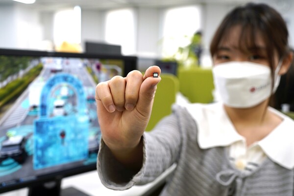 LG U+, PQC 기술 적용으로 보안 강화된 'PQC PUF-eSIM' 개발 성공