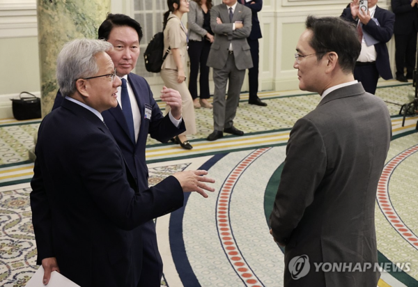 [경주 APEC] 젠슨 황 방한 임박… 삼성·SK, ‘HBM4 빅딜’ 분수령